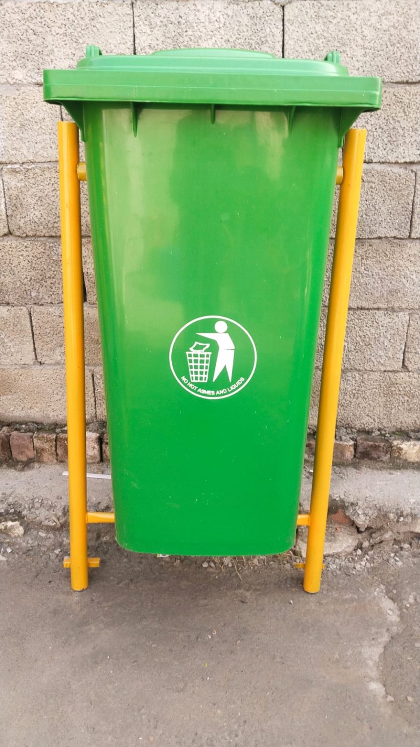 Hanging Dustbin 240 liter with iron frame – URS cart